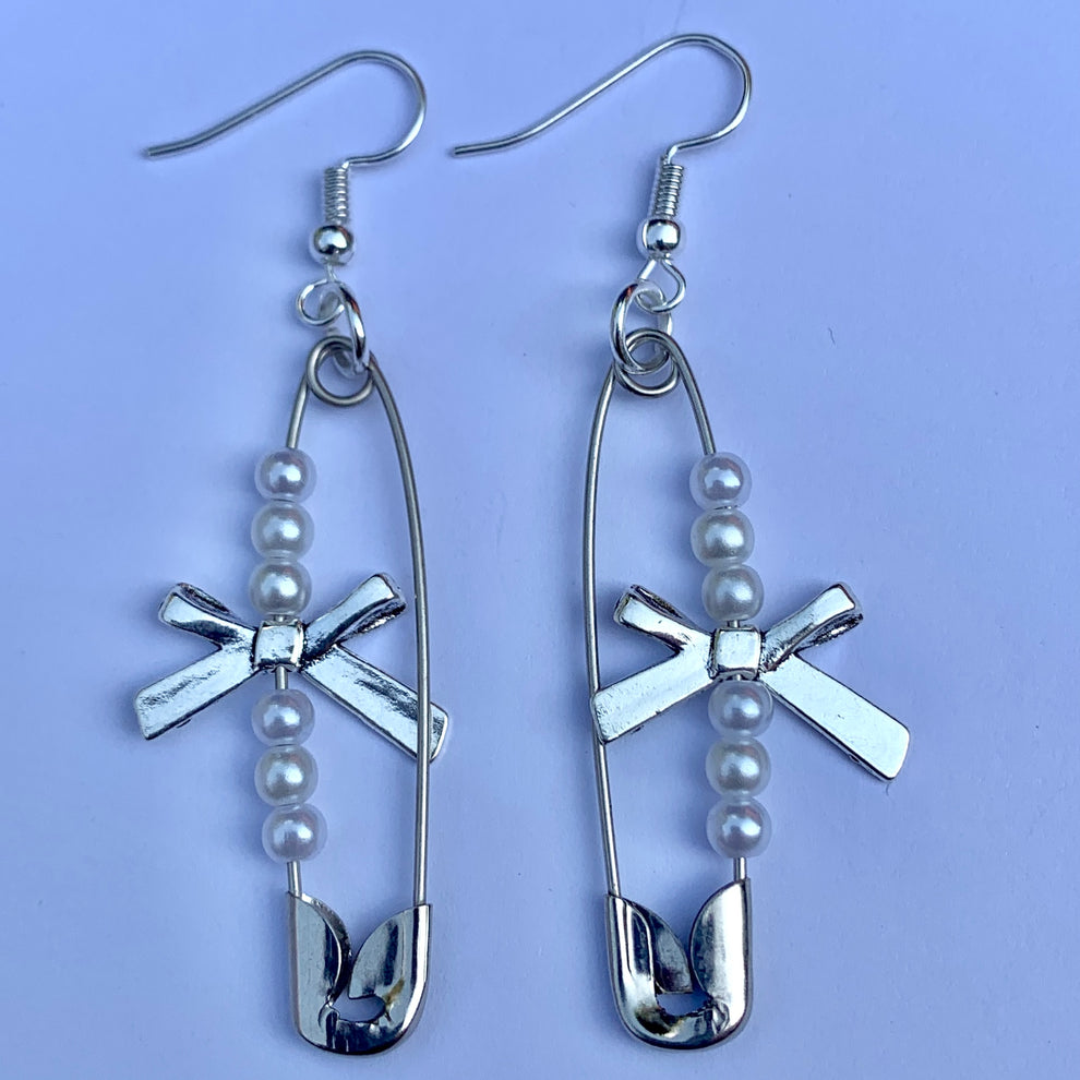 Safety Pin Bows – Loopy Hoops